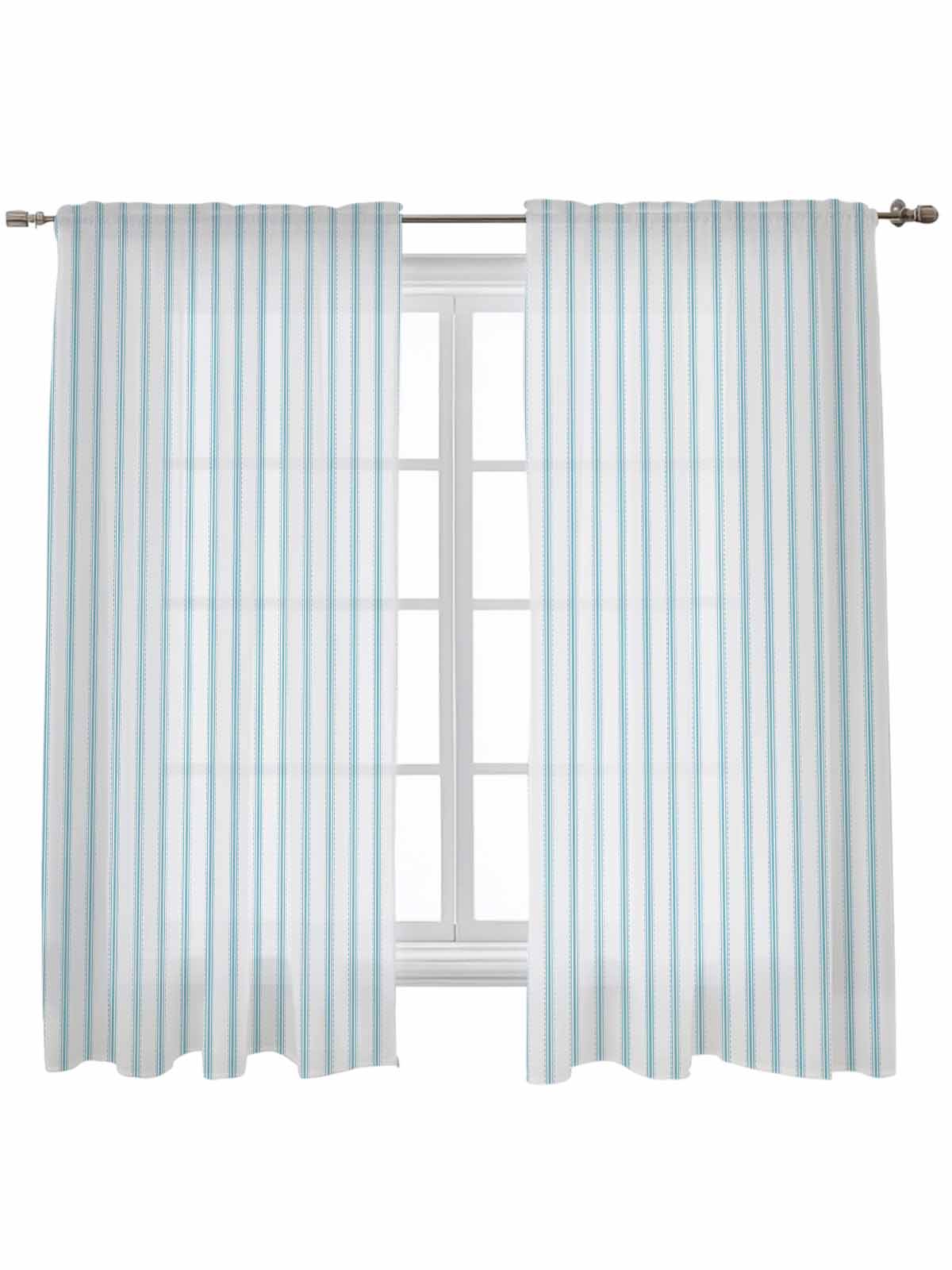 Is The Living Room Window Blue In Spanishnull