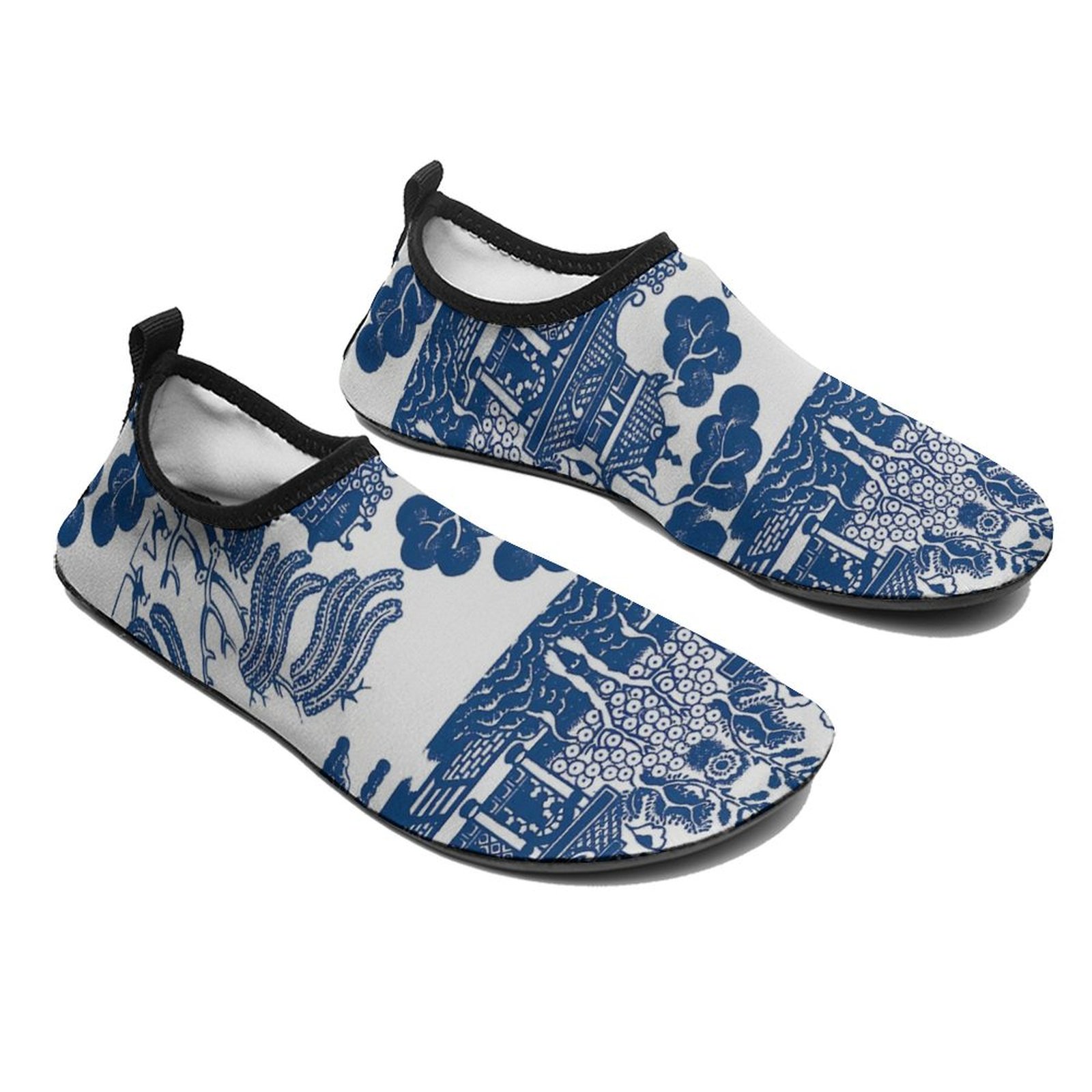 Blue Willow Chinoiserie Blue And White Porcelain Inspiration Water ...