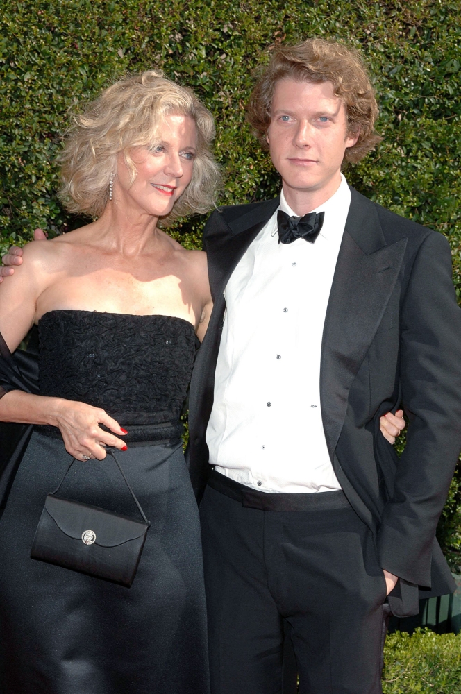 Blythe Danner, Son Jake Paltrow At Arrivals For 2005 Creative Arts Emmy ...