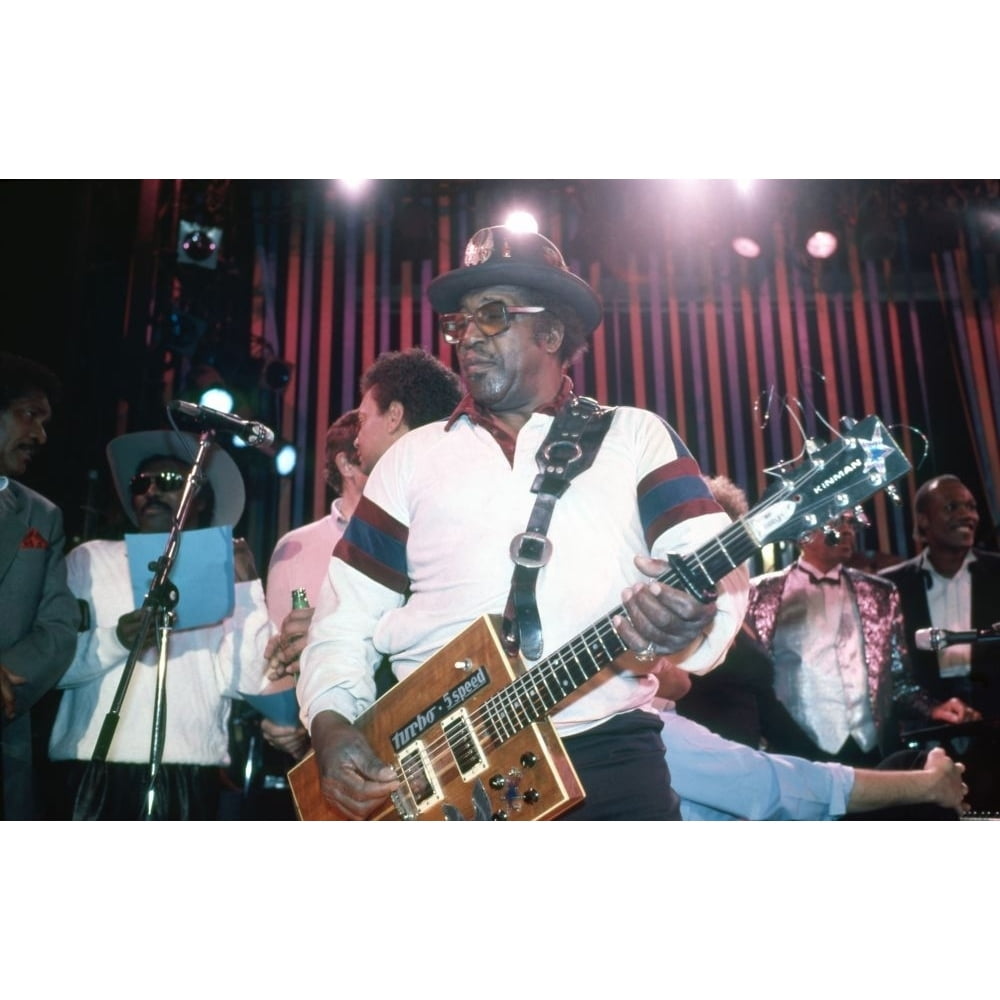 Bo Diddley performing circa 1980. Photo: Oscar Abolafia (bodiddley001 ...