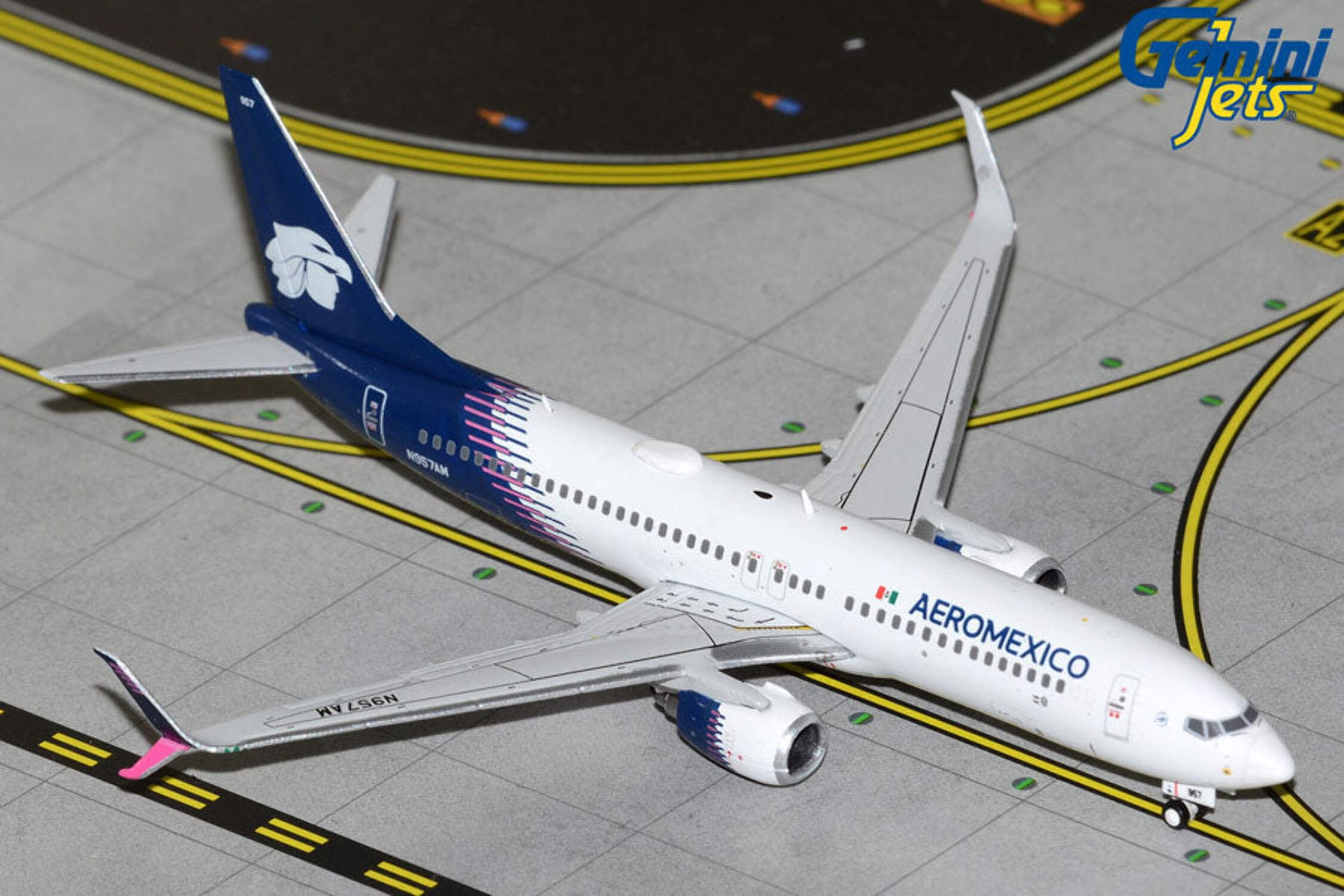 Boeing 737-800 Commercial Aircraft "Aeromexico" (N957AM) White with ...