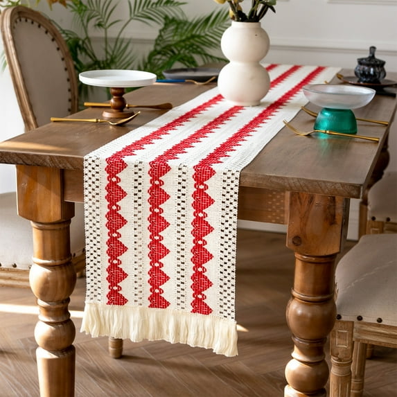 Bohemian Tassel Table Runner with Lace Floral Pattern and Fringe Trim ...