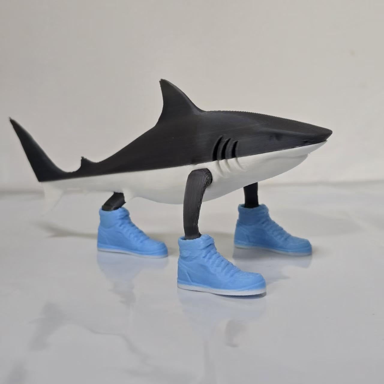 Bootesun Tralalero Tralala Desk Decorations, Brainrot Shark Meme Figure ...