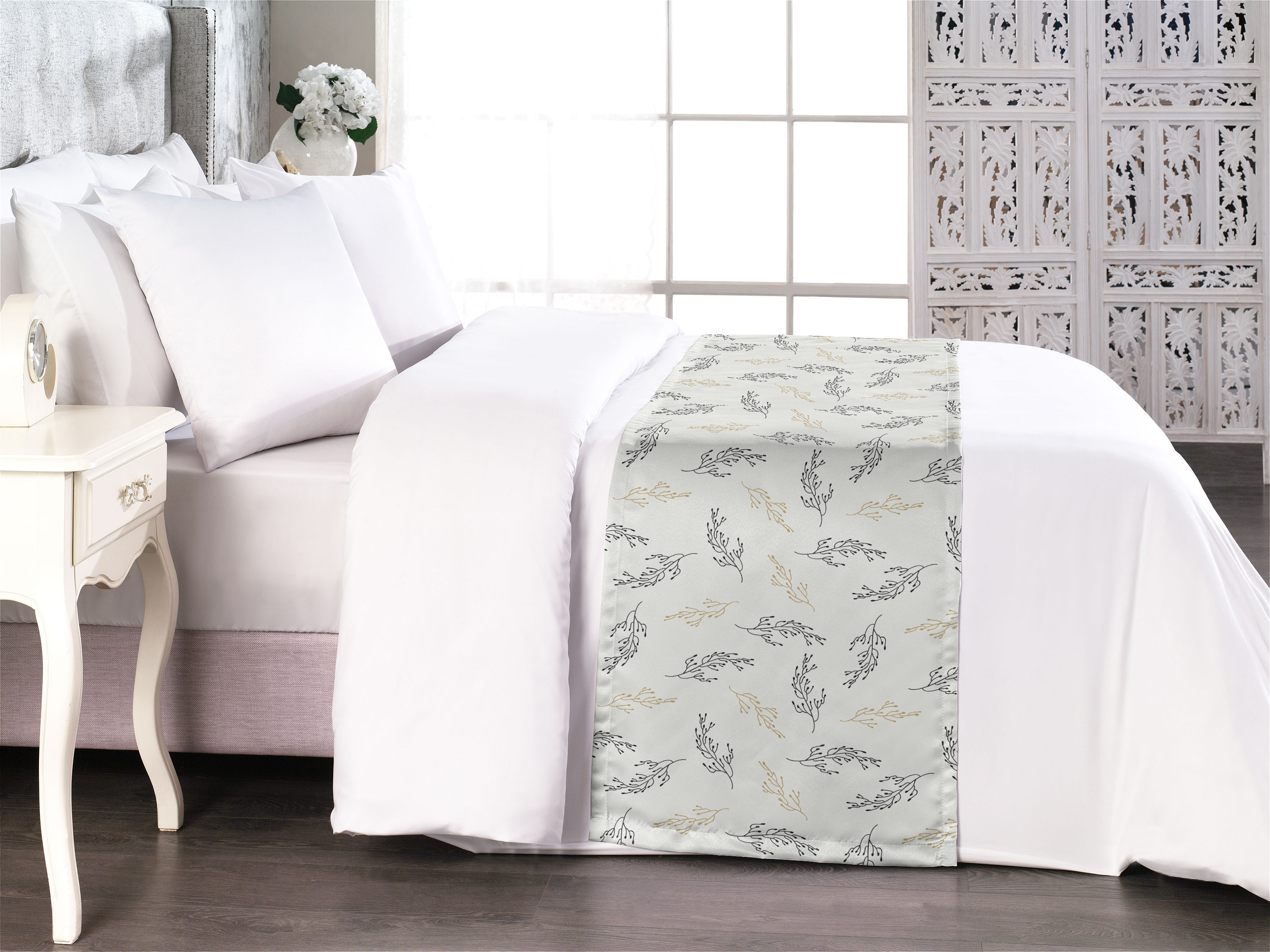 Botanical Bed Runner, Minimal Woods Foliage Branches with Plain ...