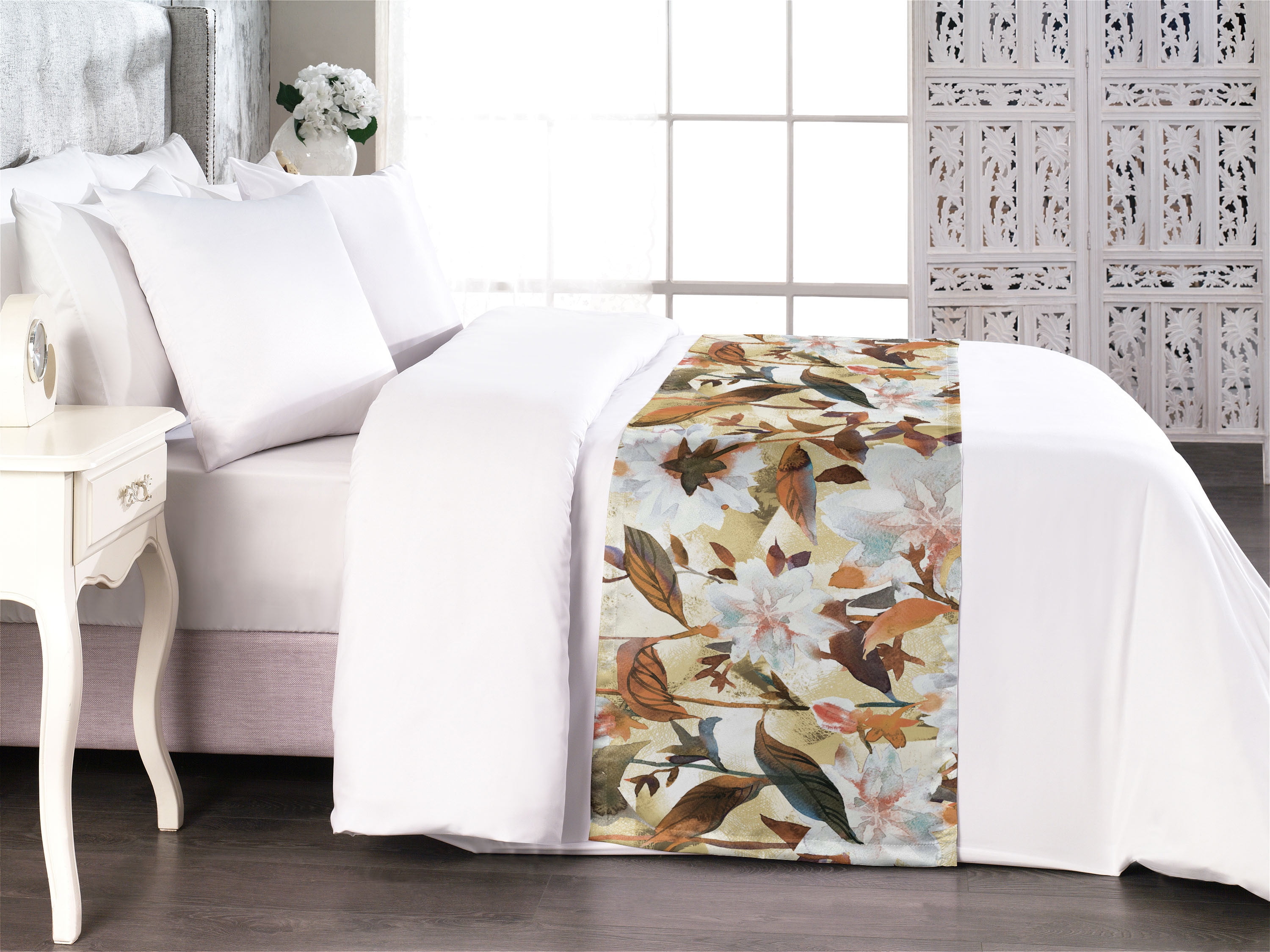 Botanical Bed Runner, Summer Nature Ornament Vintage Themed Aster ...