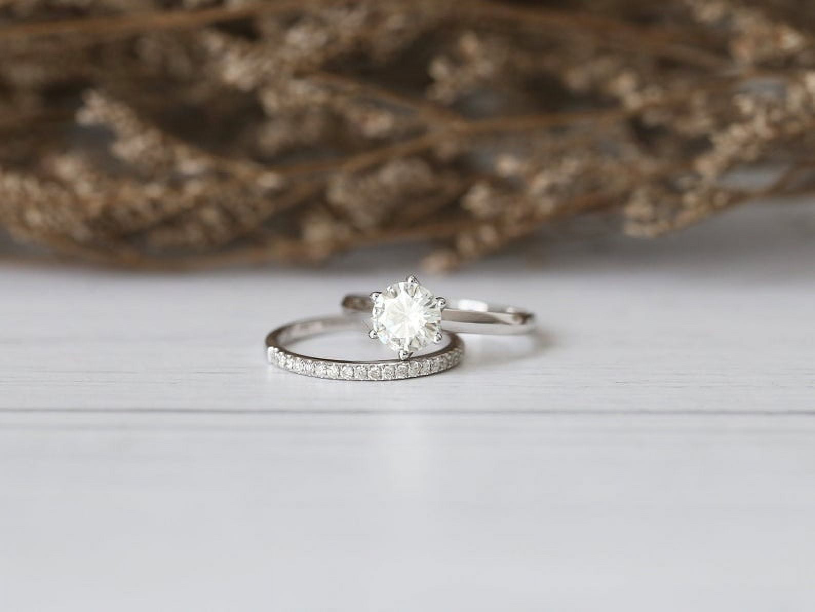 Bow Jewelry 1.67 Ct Round Brilliant Cut Ring - Stunning Solitaire with ...