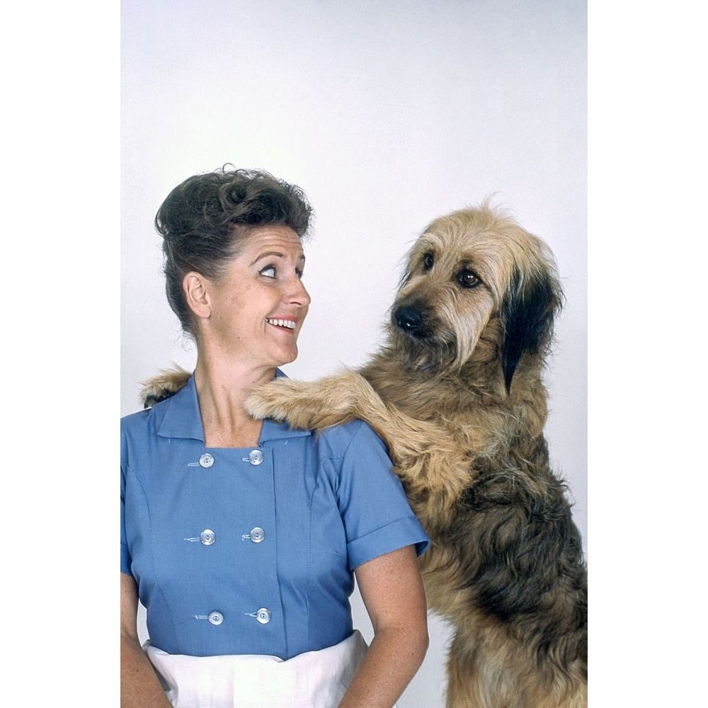 Brady Bunch Ann B. Davis With 'Tiger' The Dog 1969-74. Photo: Ivan Nagy ...