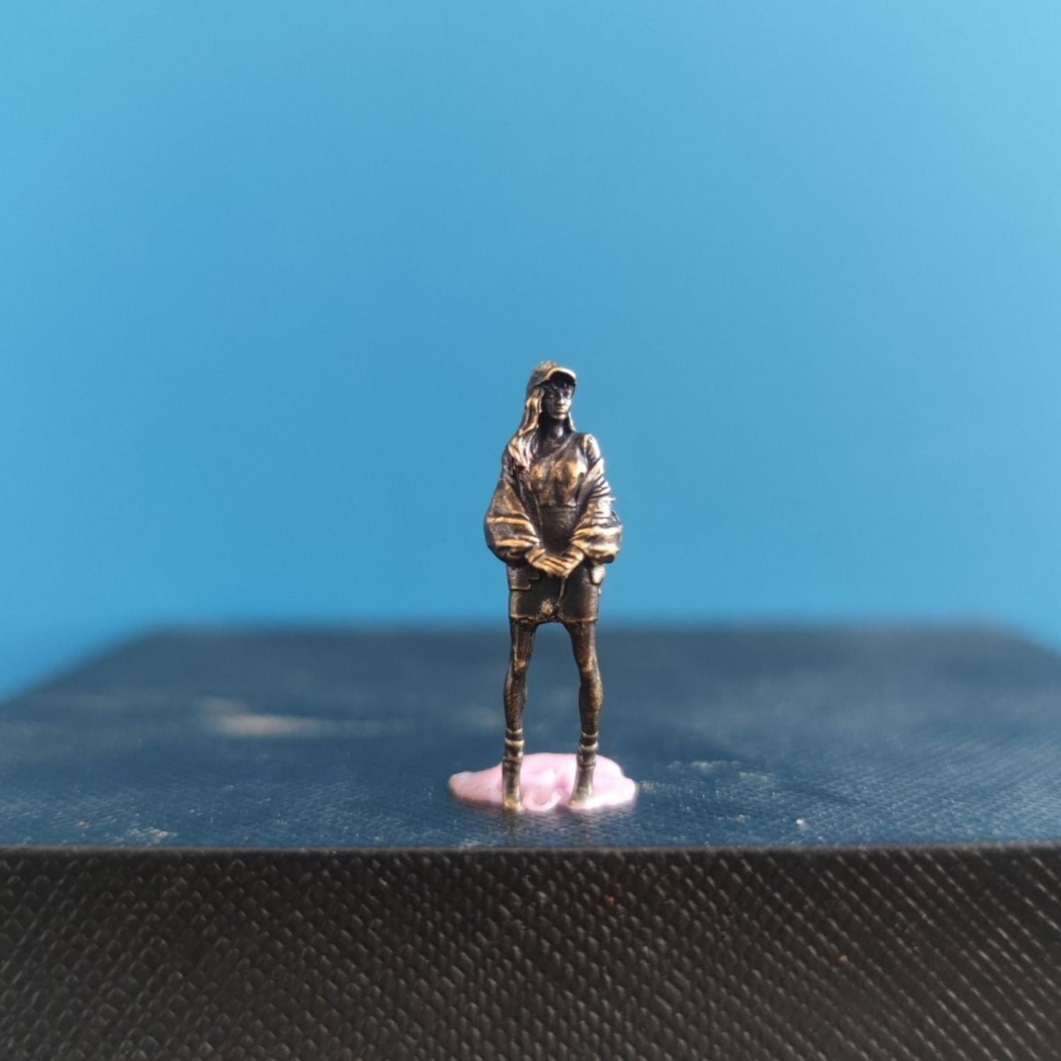 Brass Doll Beautiful Woman Standing Car Model Scene Landscaping Can Be ...