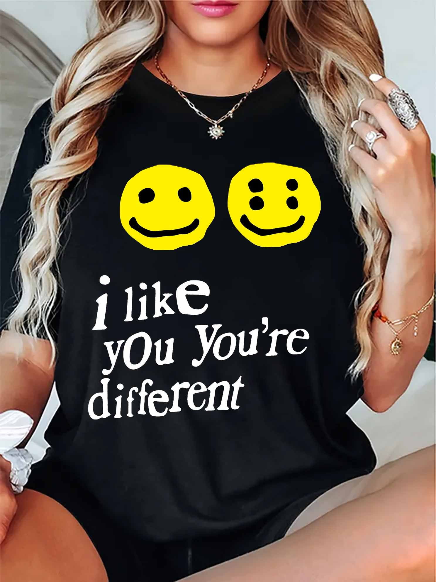 Breezy Style, Women's Casual joyful Face Graphic Tee - Comfy Crew Neck Short Sleeve T-Shirt ...