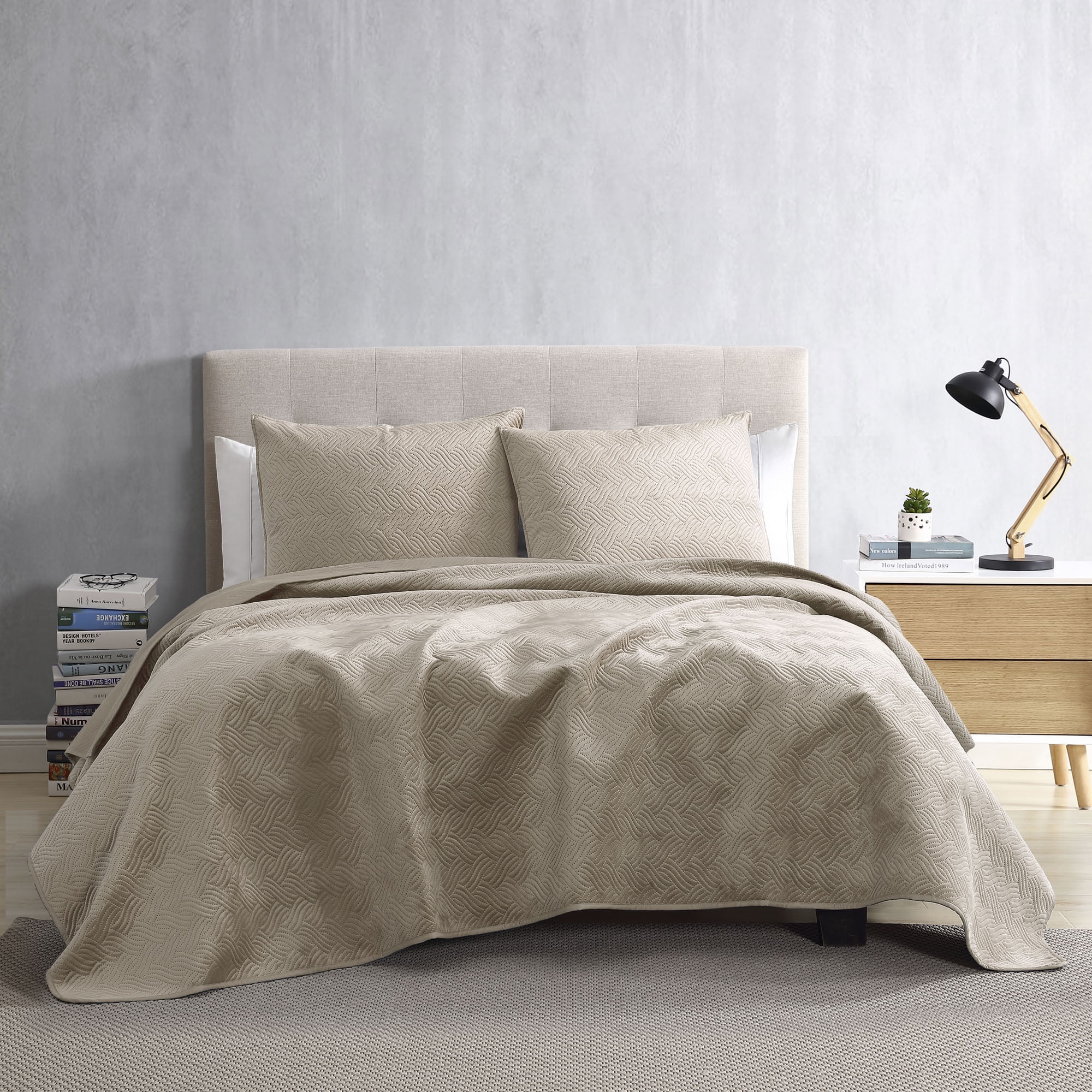 Brielle Home Hayden Velvet Quilt Set - Walmart.com