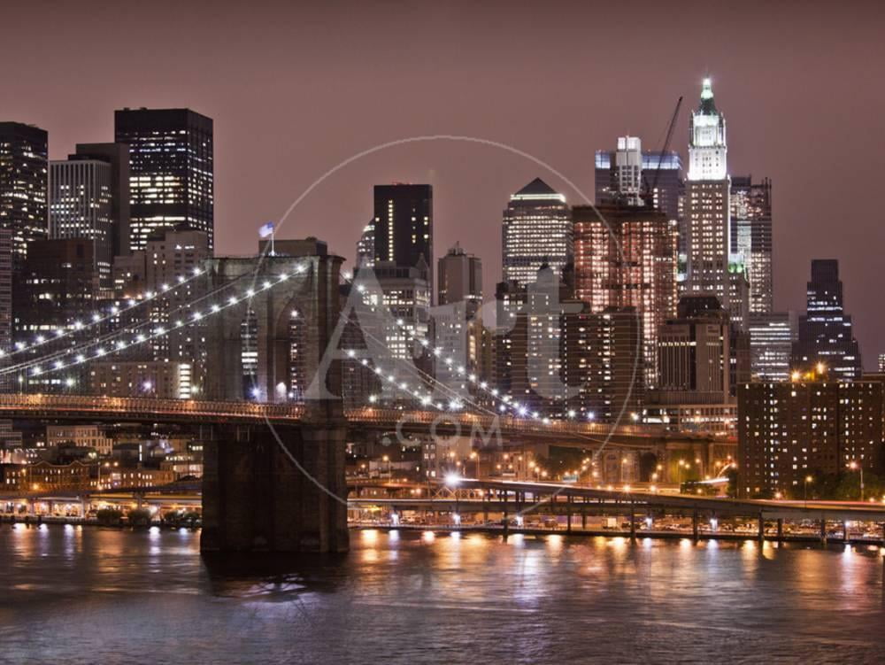 Brooklyn Bridge, East River with Lower Manhattan Skyline in Distance ...