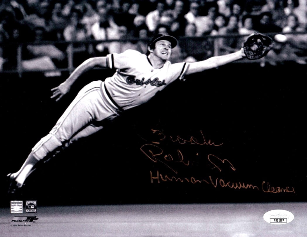 Brooks Robinson Signed Autographed 8X10 Photo "Human Vacuum Cleaner ...