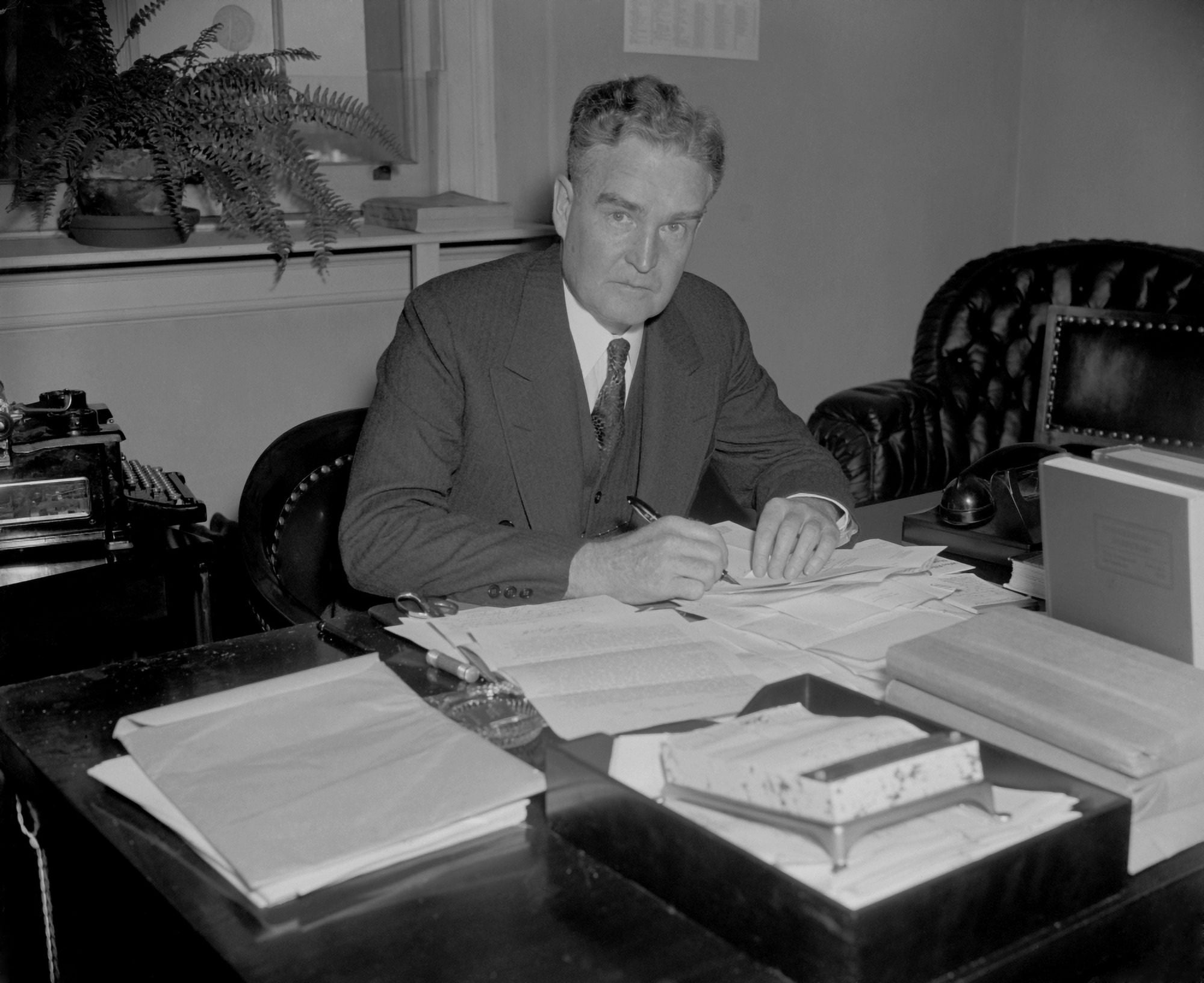 Bruce Barton At His Desk History (36 x 24) - Walmart.com