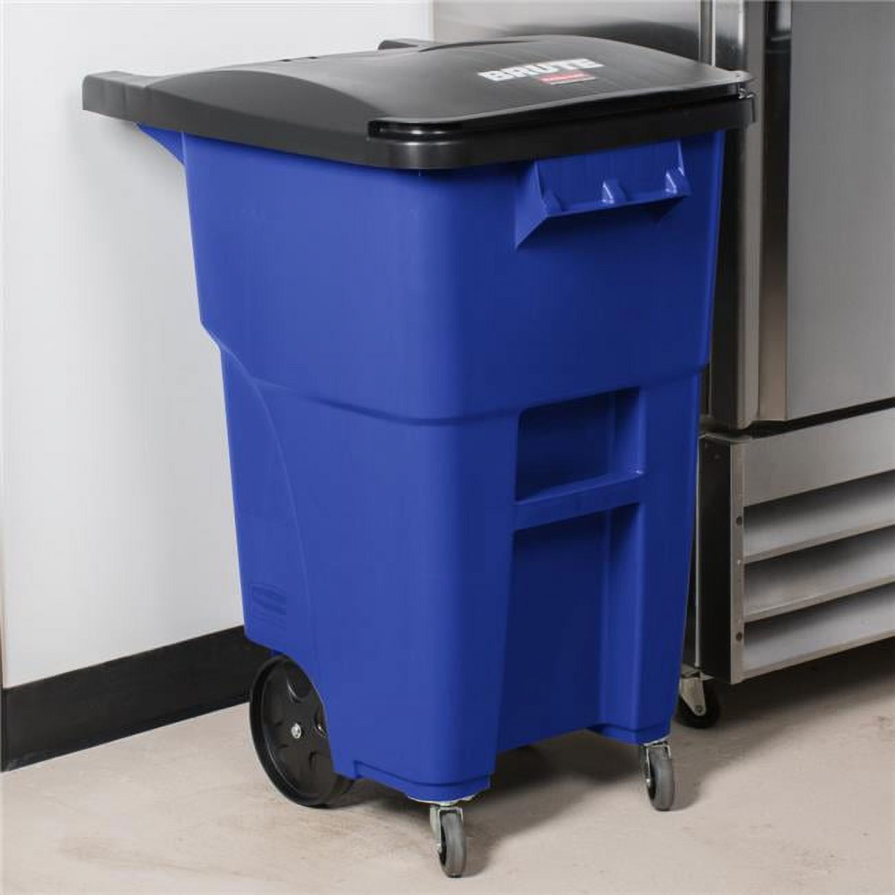 Brute 1971961 50 gal Standard Rollout Container with Lid, Blue ...