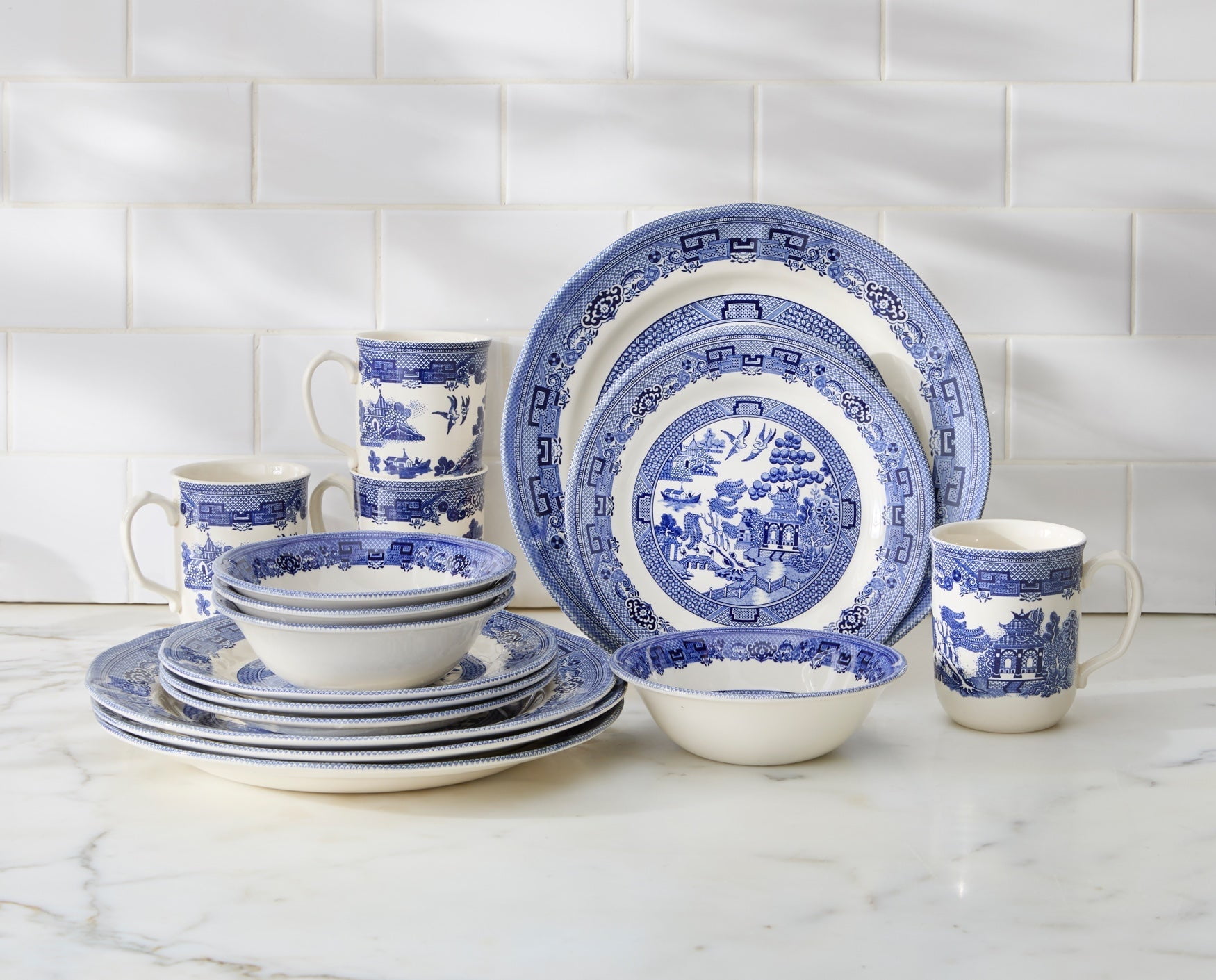 BrylaneHome 16 Piece Blue Willow Dinnerware Set (Service for 4 ...