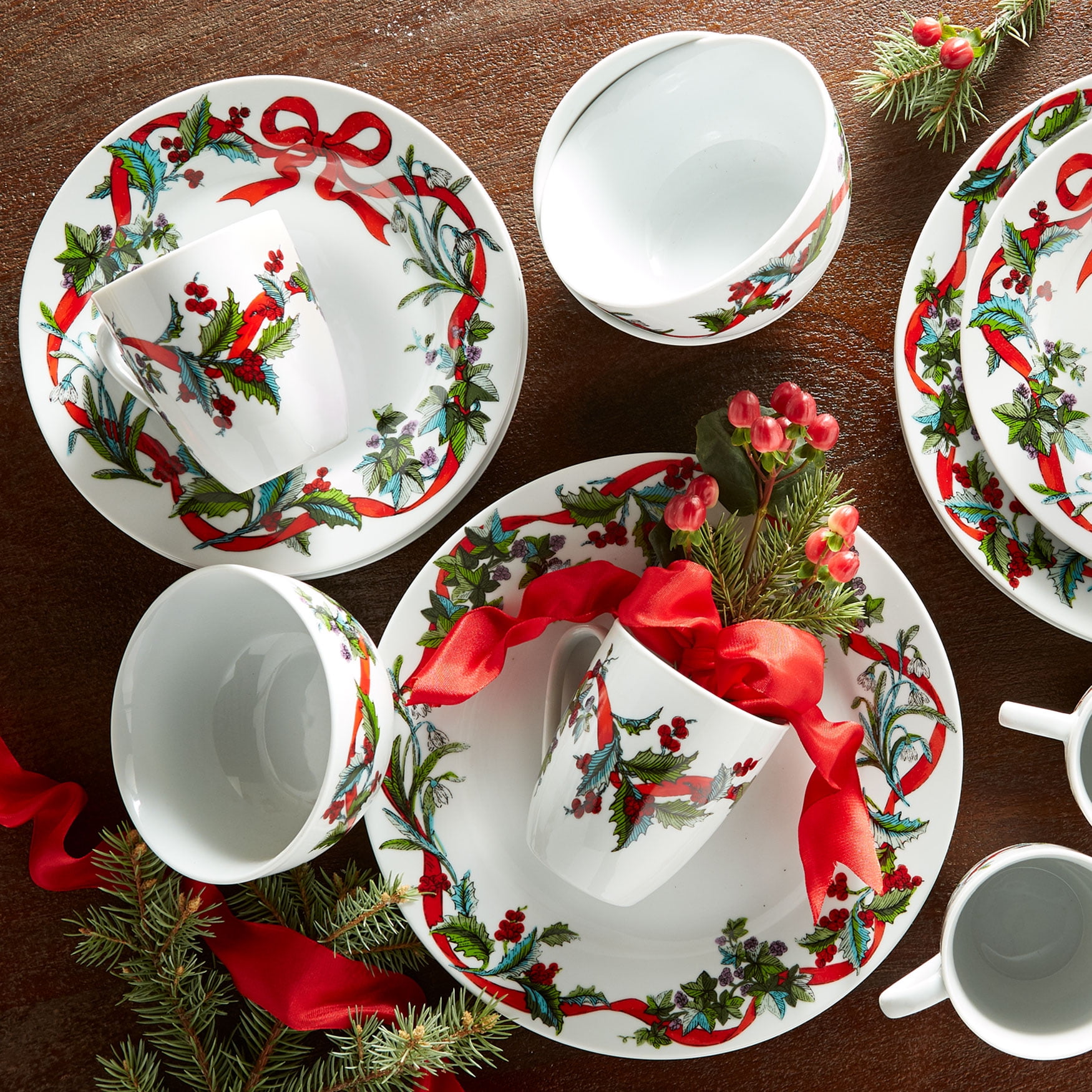 BrylaneHome 16 Piece Christmas Holiday Dishes, Complete Xmas Dinnerware ...