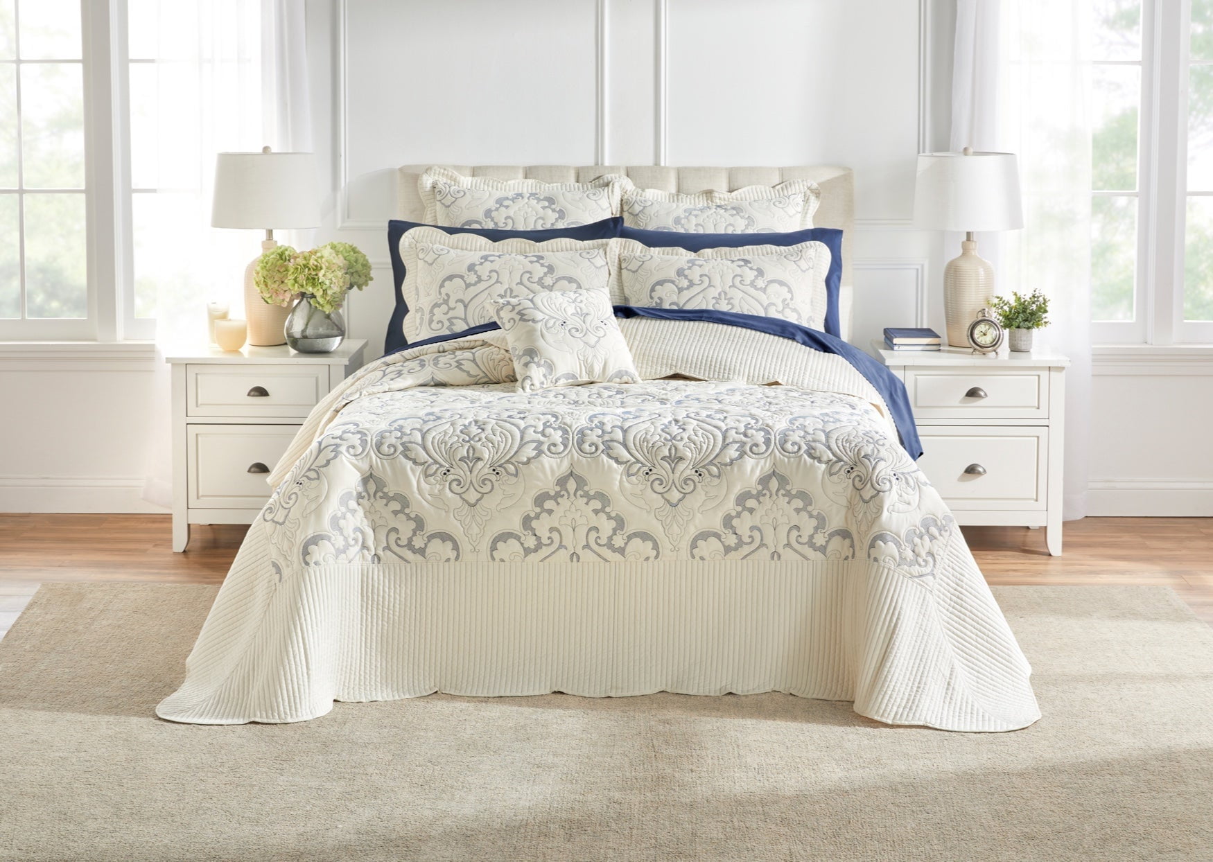 BrylaneHome Bedding Lightweight All Season Modern Amelia Quilted Damask ...