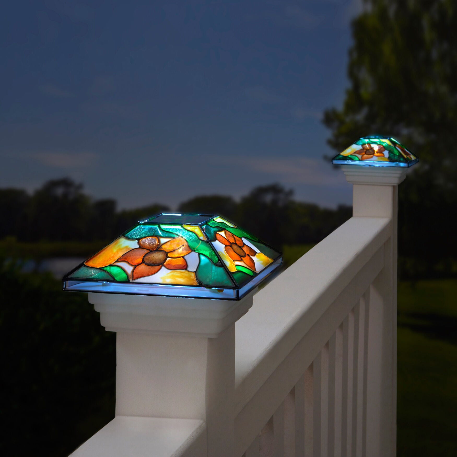 BrylaneHome Floral Mosaic Solar Post Light Cap - Walmart.com