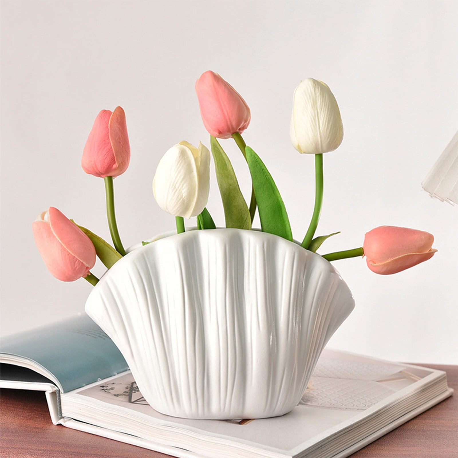 Btomtd Modern Shell Shape Vase, Desktop Ornament Flower Pot for Living ...