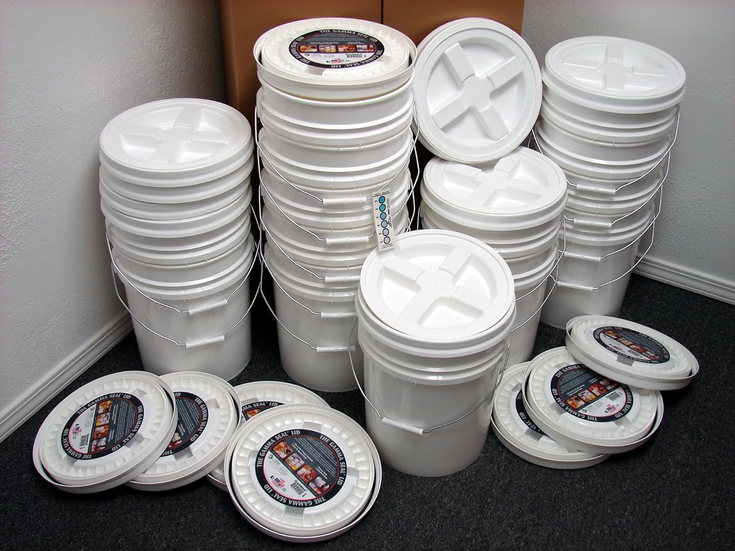 Bucket Kit, Fourteen 5 Gallon Buckets with White Gamma Seals - Walmart.com