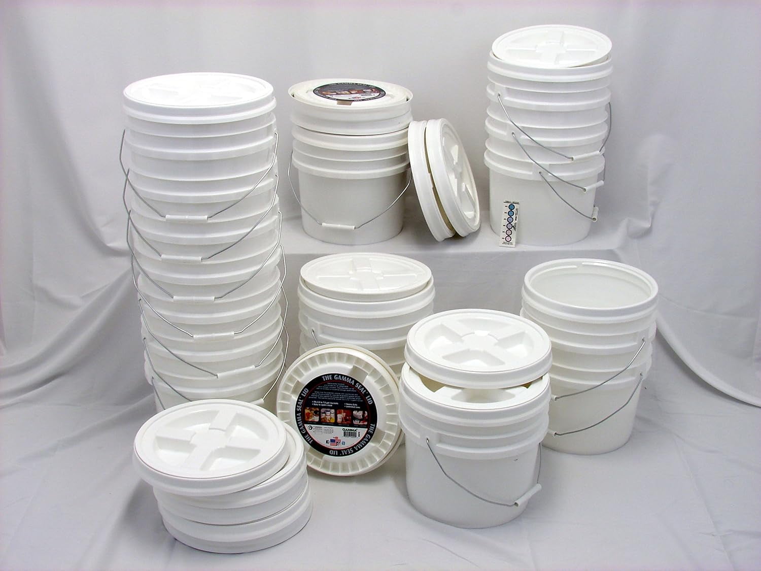 Bucket Kit, Sixteen 3.5 Gallon Buckets with White Gamma Seals - Walmart.com