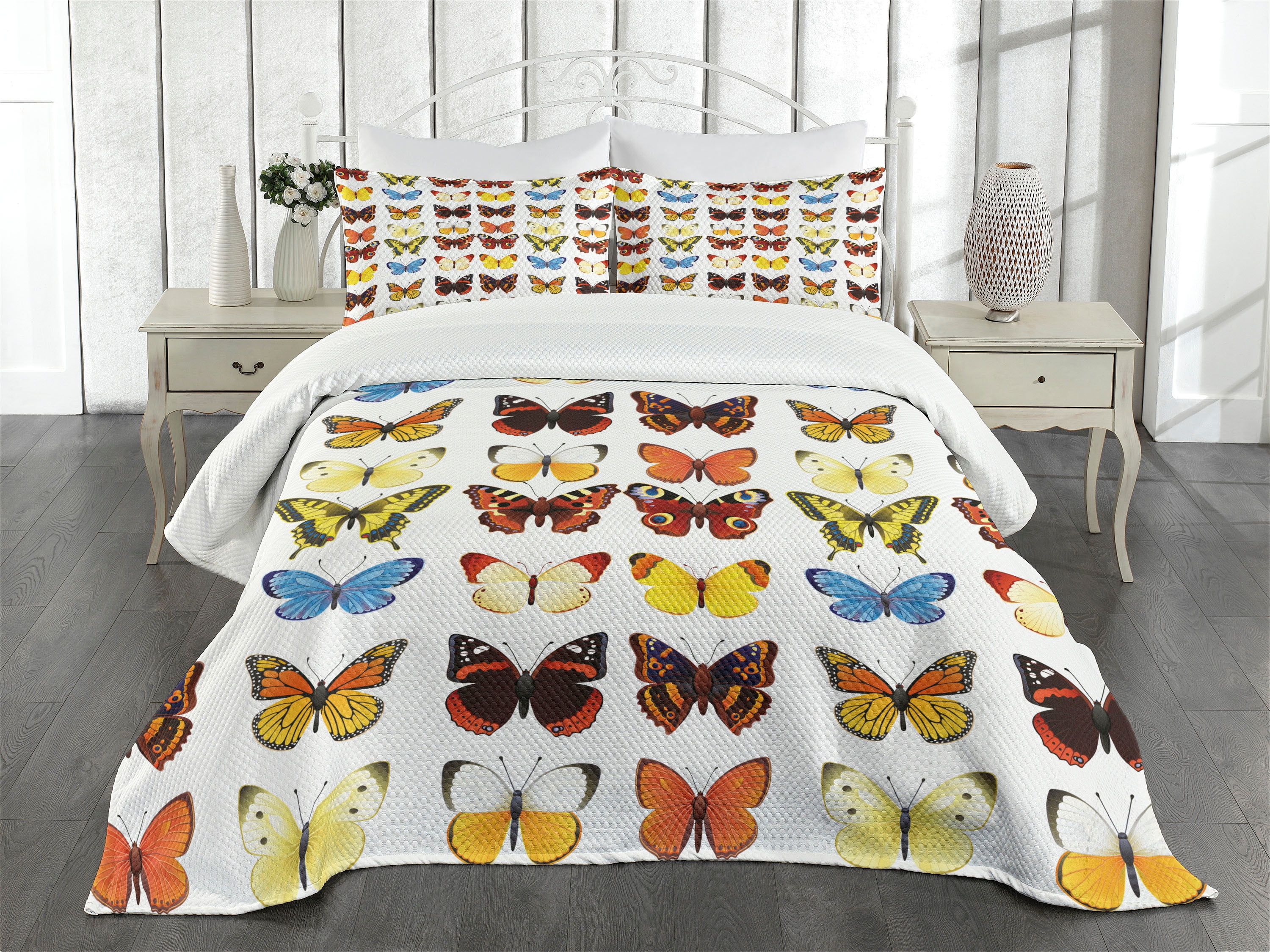 Butterfly Bedspread, Assortment of Detailed Butterflies in Various ...