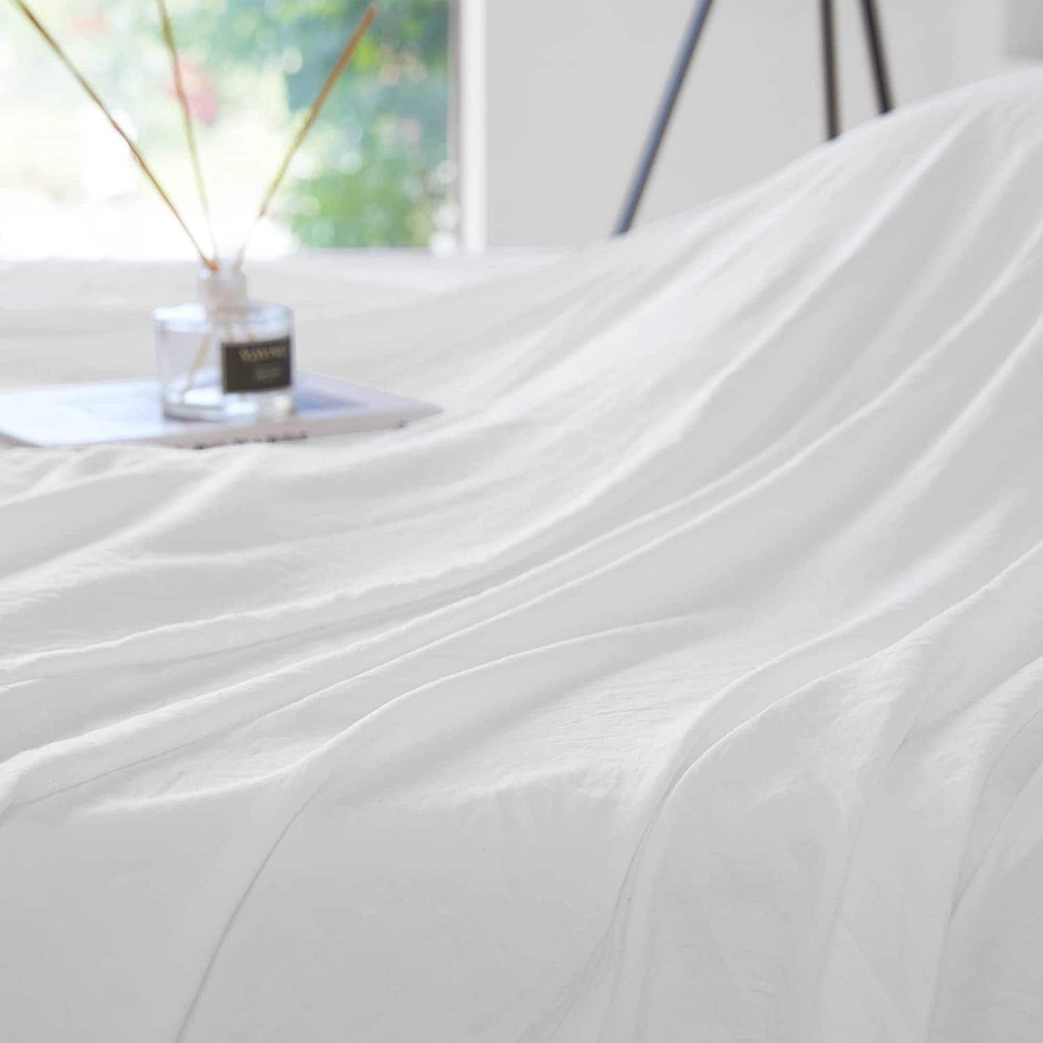 Coma Inducer Snorze® Cloud Sheet Set - ® Peach Soft Microfiber - White ...