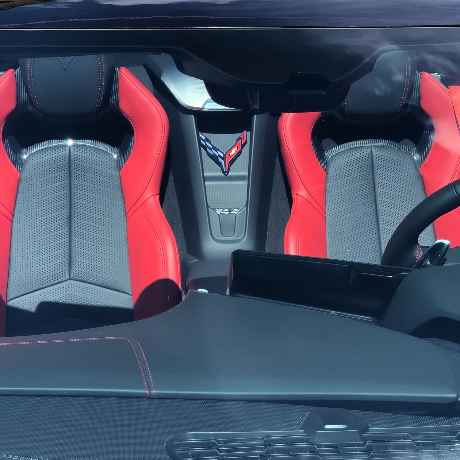 C8 Corvette Waterfall Wireless Phone Charging Bay BLACK Crossed Flag ...