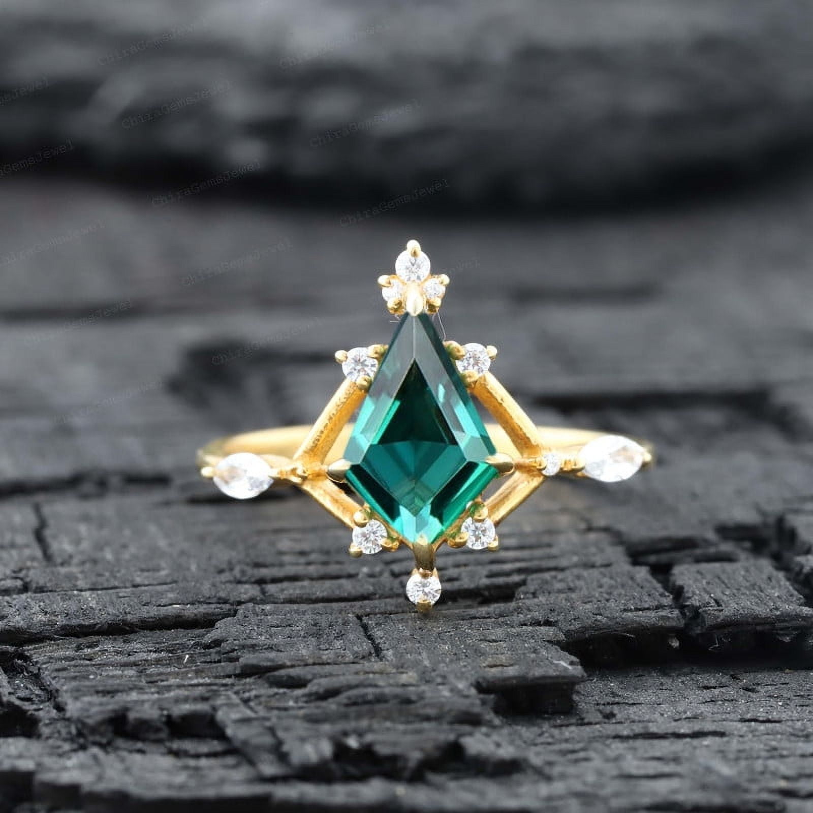 CHIRAGEMSJEWEL 9X7MM / 1.5 Ct Emerald Wedding Ring - May Birthstone Art ...