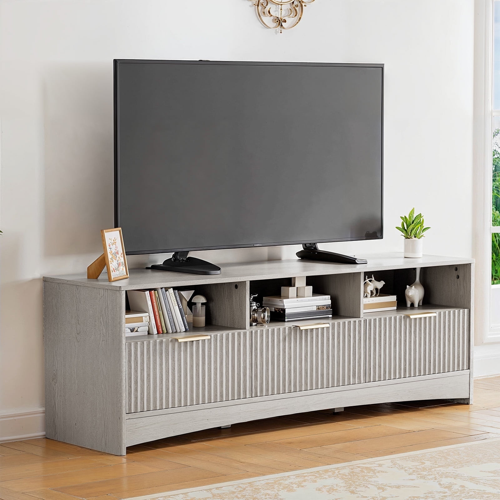 CHITOOMA Fluted TV Stand for TVs up to 65", Modern Media Console with ...