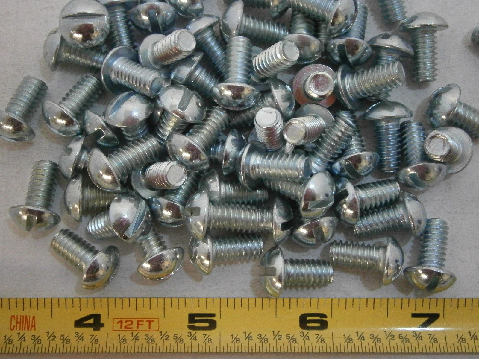 CIRCLE- Machine Screws 1/4-20 X 1/2 Slotted Round Head Steel Zinc ...