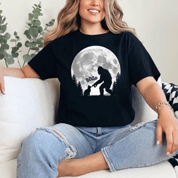 CLOTEX Fun Hand Boop Nose Bigfoot Sasquatch Cat Full Moon Bigfoot T ...