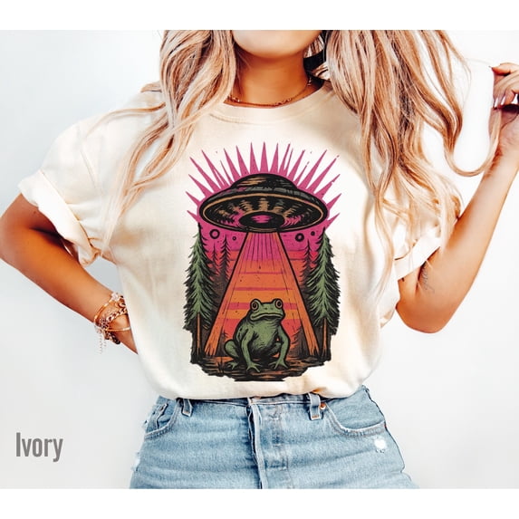 CLOTEX Vintage UFO Cat Abduction T-Shirt | Funny Retro Graphic Alien ...