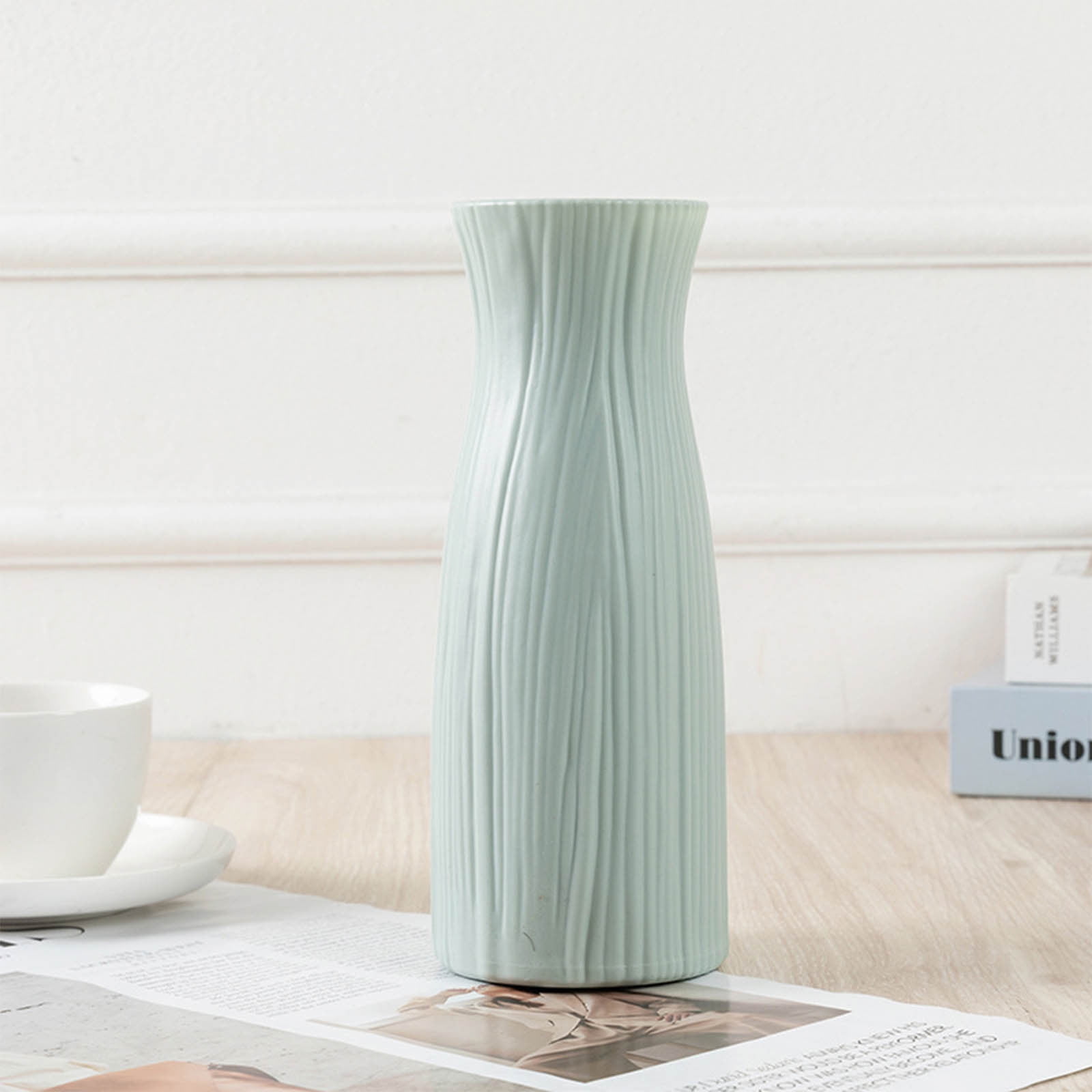 COM1950s Sturdy Plastic Vase,Large White Decorative Vase for Home Decor ...