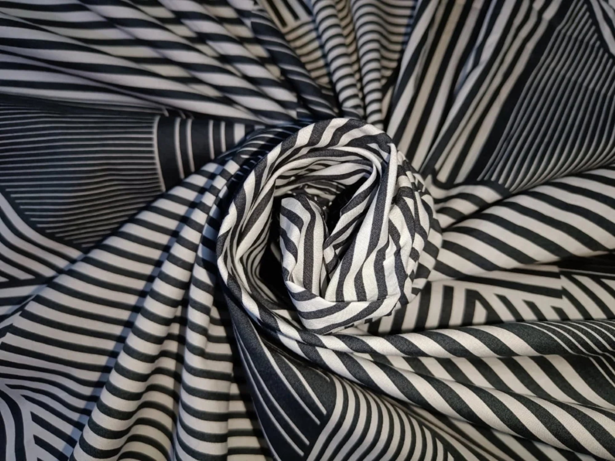 COTTON POPLIN PRINT JACK AND JONES 58" WIDE available in two designs ...