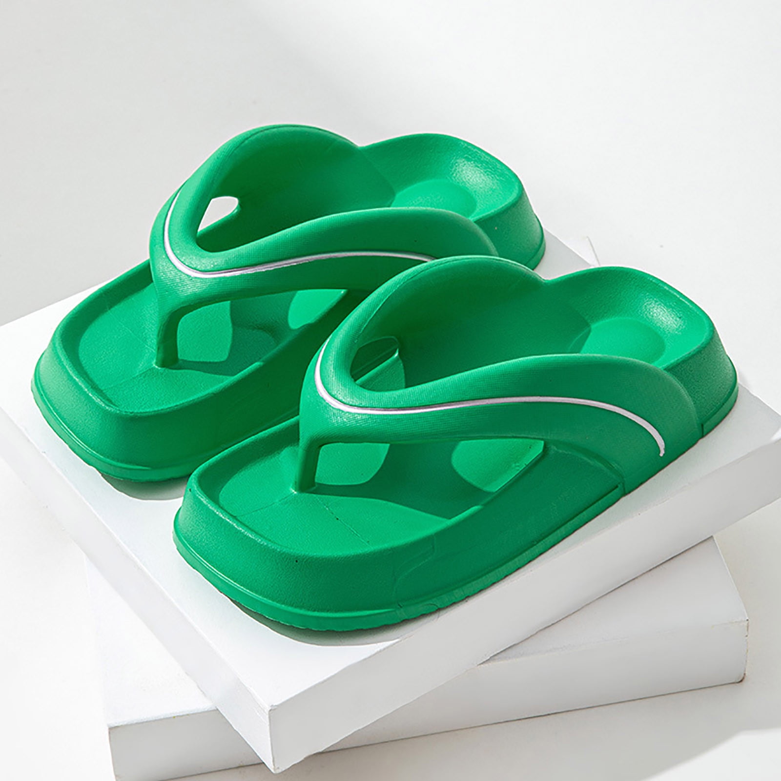 CPNG Men Women Non-Slip Cloud Flip Flops Thick Lightweight Bottom Beach ...