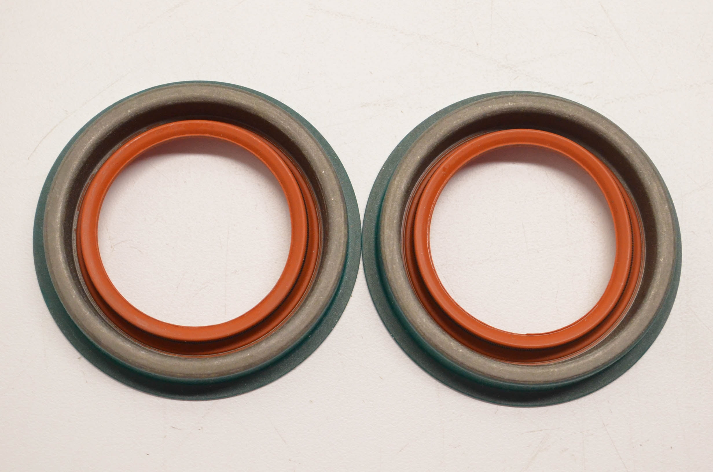 CR 18692 Oil Seals Qty 2 NOS - Walmart.com