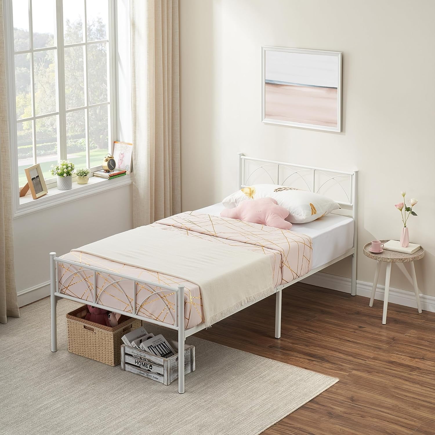 CREATIVE HOBBIES Twin Size Sturdy Modern Stylish Iron Bed Frame with ...