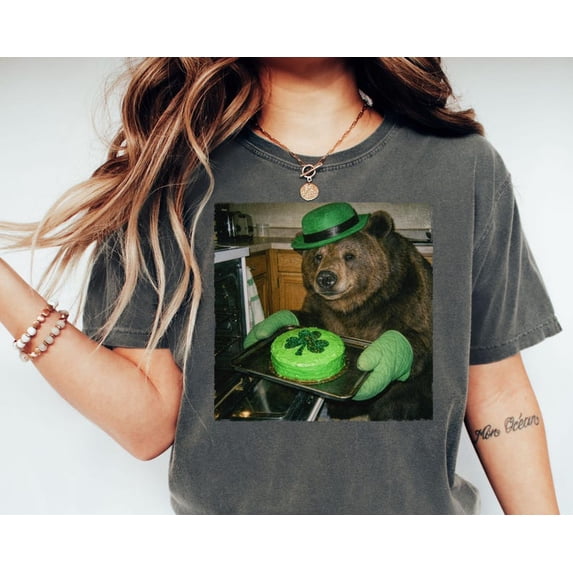 Cake Bear St Patrick's Day T-Shirt, Lucky Shamrock Baking Bear Clover ...
