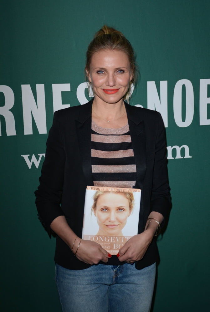 Cameron Diaz At In-Store Appearance For Cameron Diaz Book Signing For ...