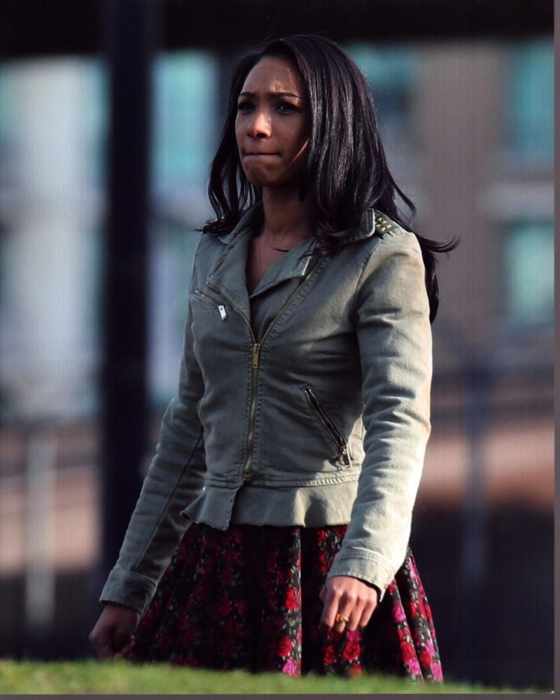 Candice Patton Cargo Jacket And Dress In The Flash Photo Print (8 x 10 ...