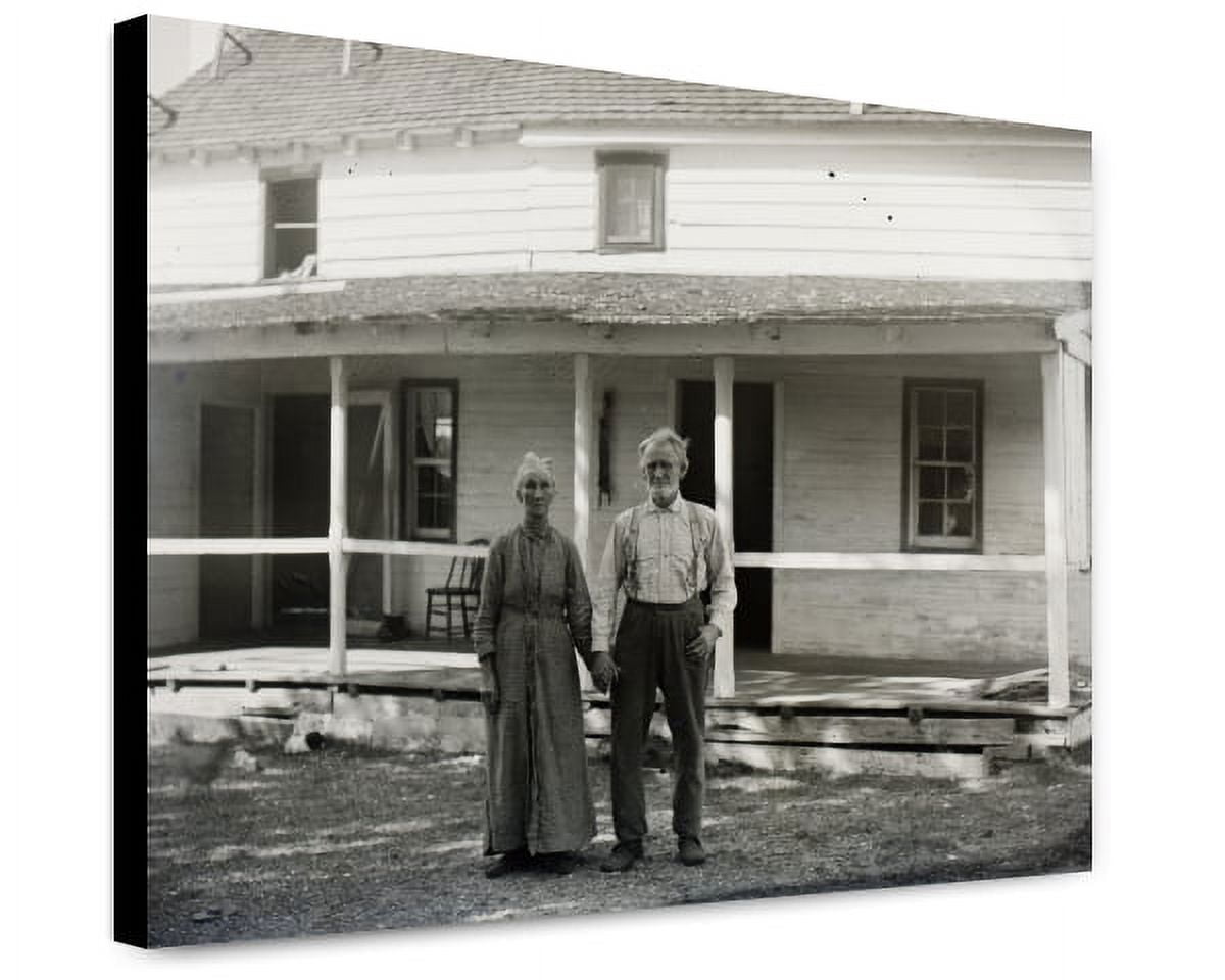 Canvas Print: Captain Tate And Wife Standing In Front Of The Kitty Hawk ...