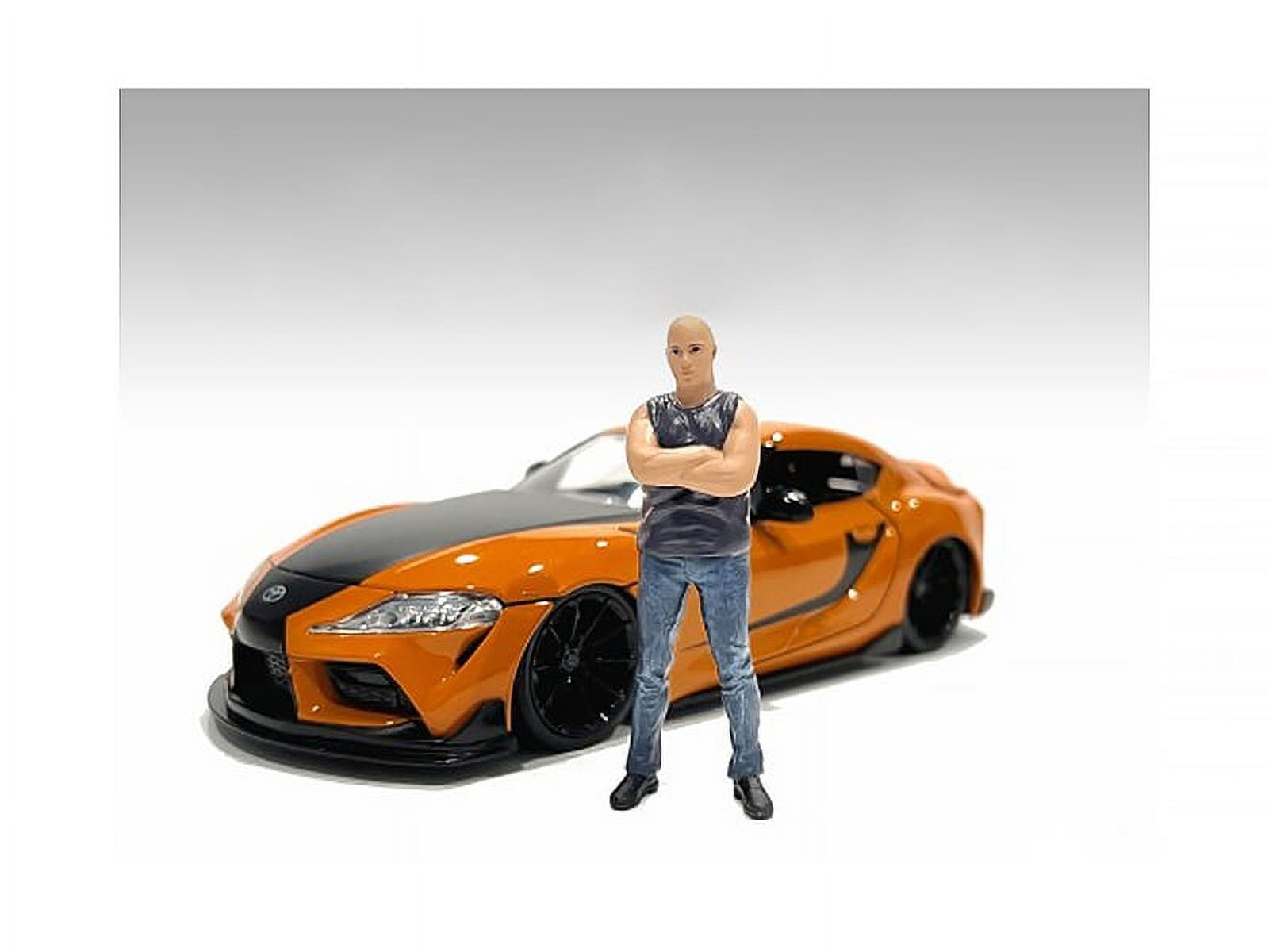 Car Meet 3 Figurine 1 for 1/24 Scale Models by American Diorama ...