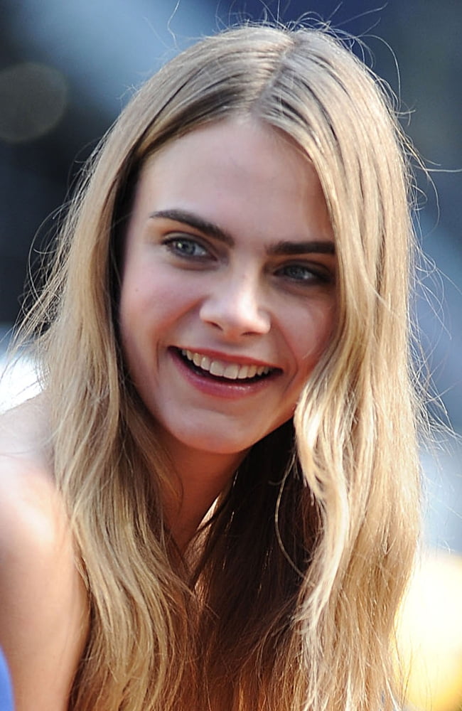 Cara Delevingne On Location For Dkny Photo Shoot, Times Square, New ...