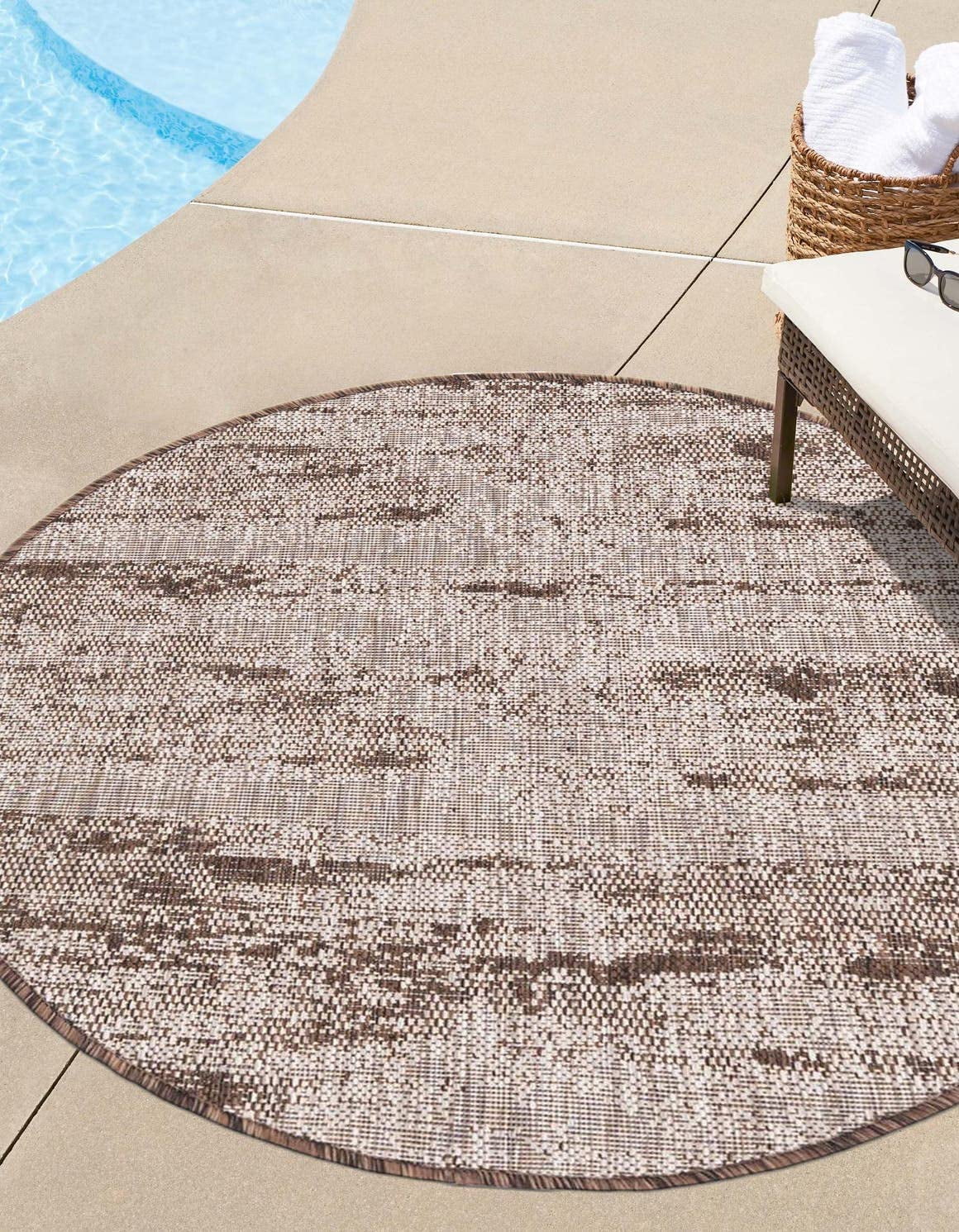 Cartago Machine Made Outdoor Rug 10 Feet Round, Brown Fade Resistant ...