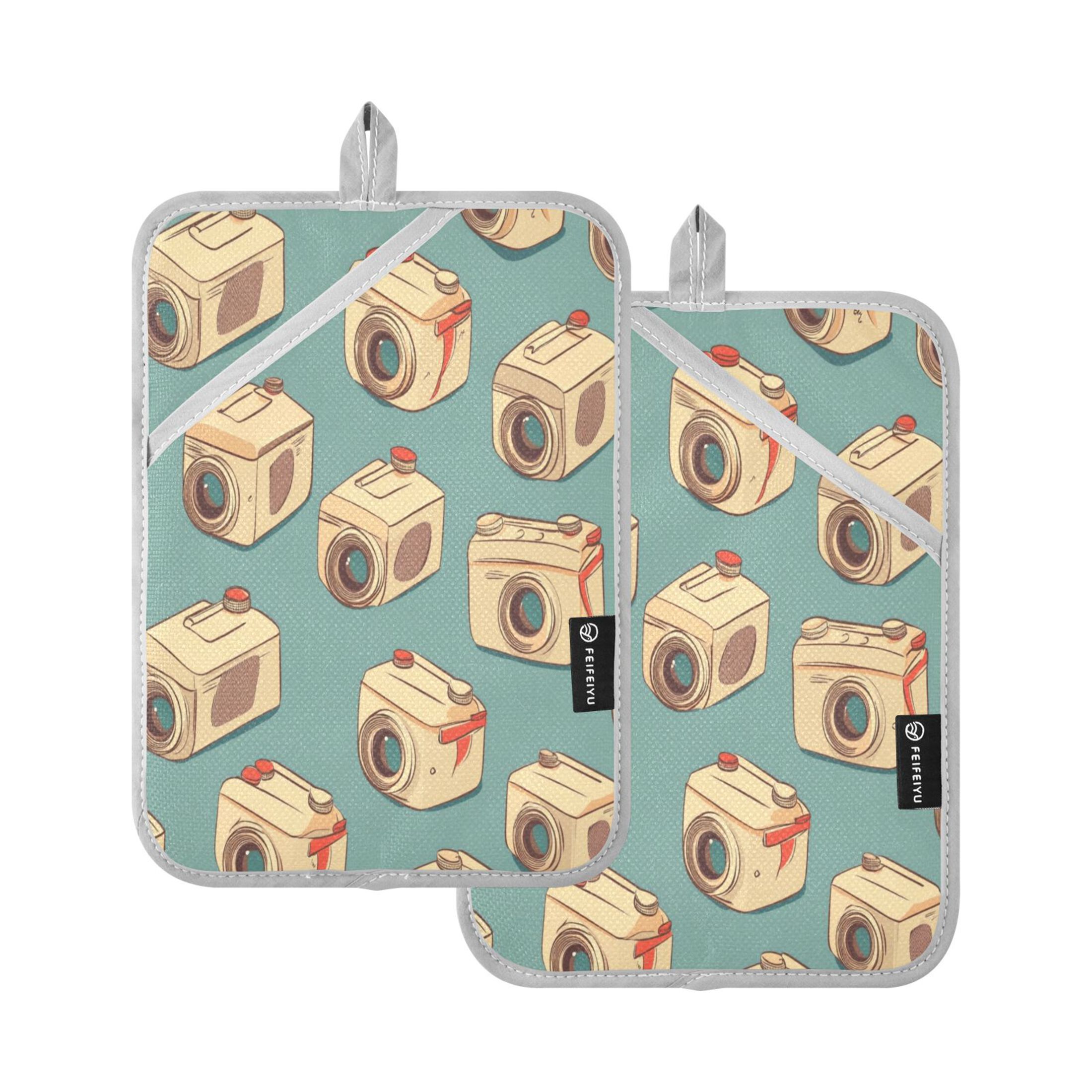 Cartoon Camera Pattern Square Insulation Pads 2 Piece Heat Resistant ...