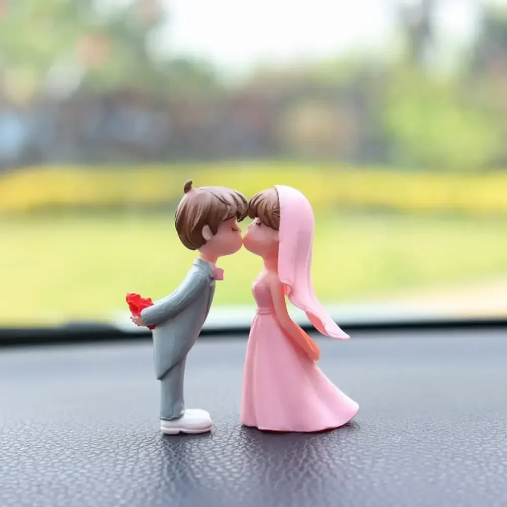 Cartoon Couples Car Ornament Model Wedding Couple Figure Car Center ...