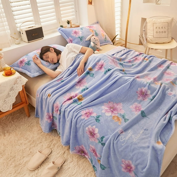 Cartoon Strawberry Flannel Blanket Autumn Winter Warm Bed Sheet Blanket ...