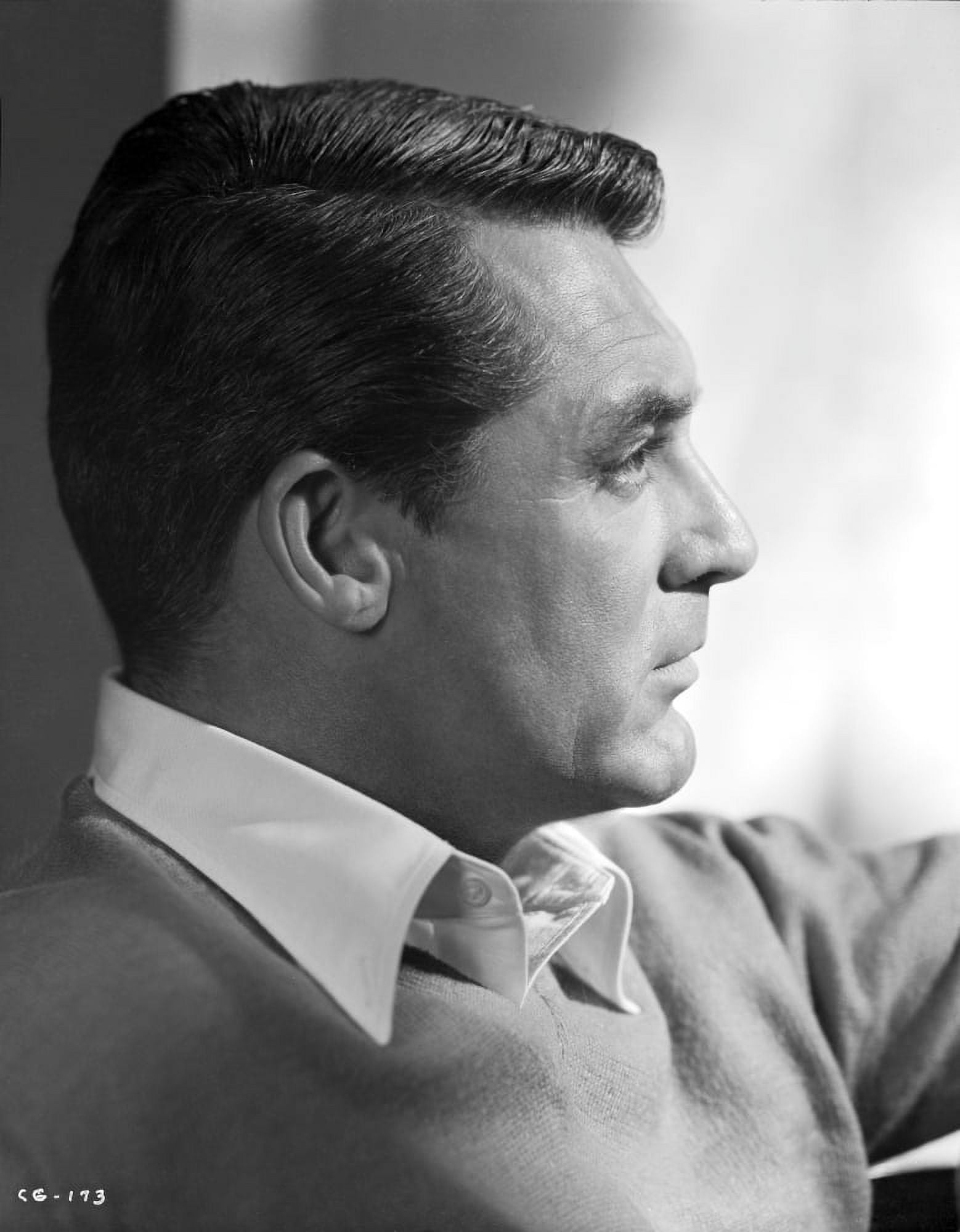 Cary Grant in long sleeves and collared shirt Photo Print (24 x 30 ...