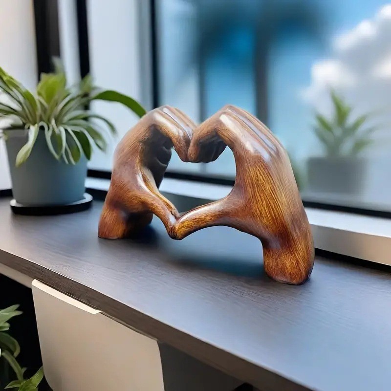CasaChic Heart-shaped Resin Statue, Mother's Day Gift with Maternal ...